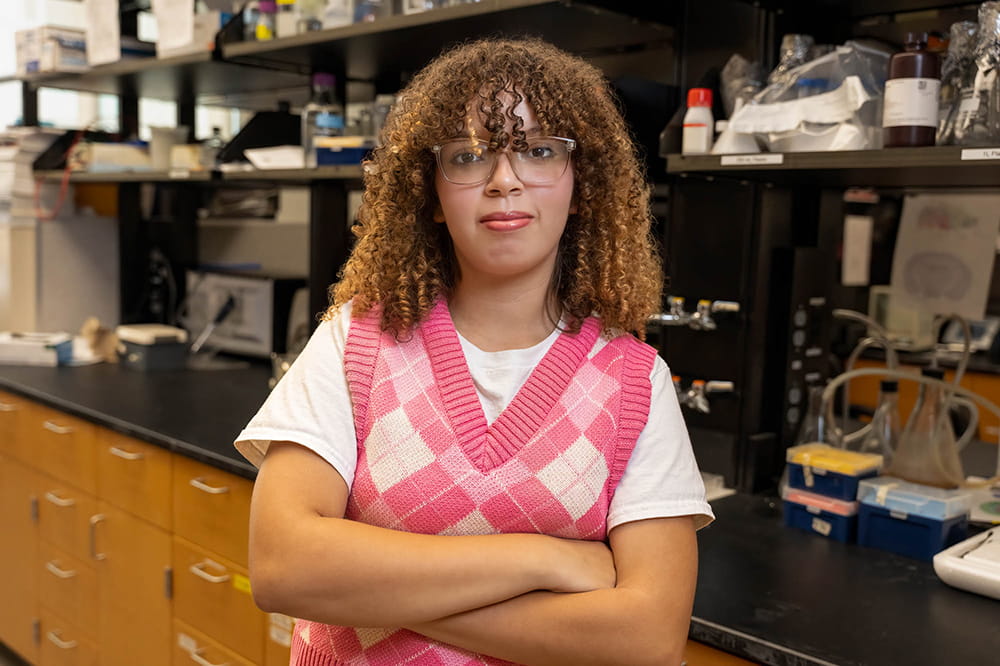 High school students get hands-on experience alongside Hollings Cancer ...